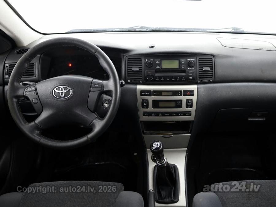 Grey Toyota Corolla 2004 in Tallinn, with an engine capacity of 2.00 L and mileage of 354 thousand km for 799 €, photo 6 on AUTOMOTO.COM.LV