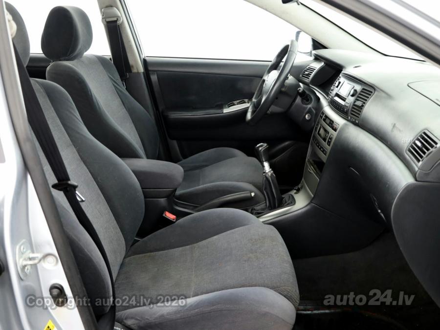 Grey Toyota Corolla 2004 in Tallinn, with an engine capacity of 2.00 L and mileage of 354 thousand km for 799 €, photo 7 on AUTOMOTO.COM.LV