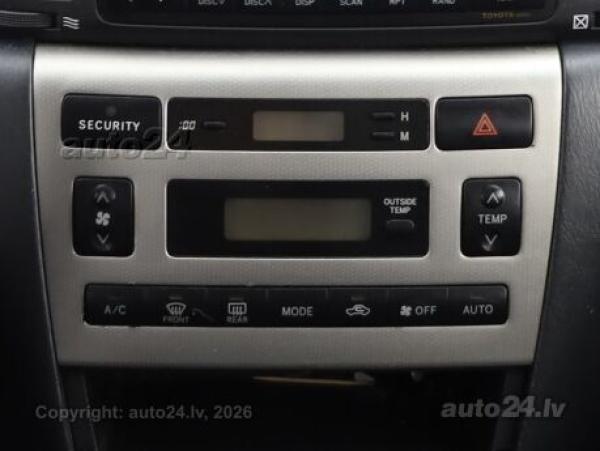 Grey Toyota Corolla 2004 in Tallinn, with an engine capacity of 2.00 L and mileage of 354 thousand km for 799 €, photo 9 on AUTOMOTO.COM.LV