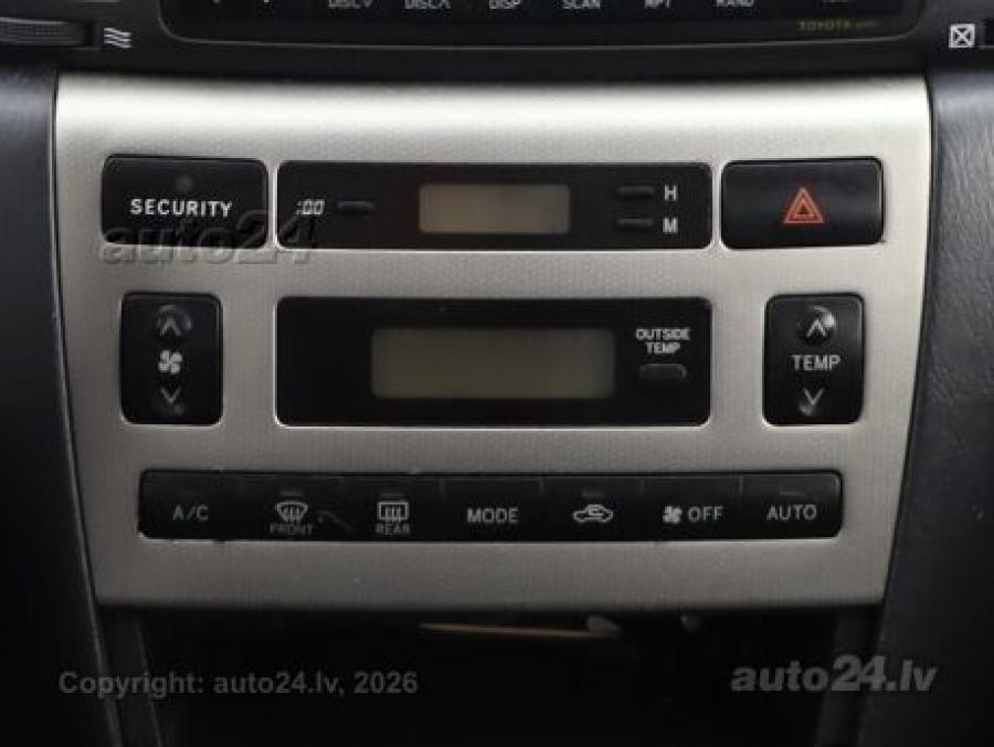 Grey Toyota Corolla 2004 in Tallinn, with an engine capacity of 2.00 L and mileage of 354 thousand km for 799 €, photo 9 on AUTOMOTO.COM.LV