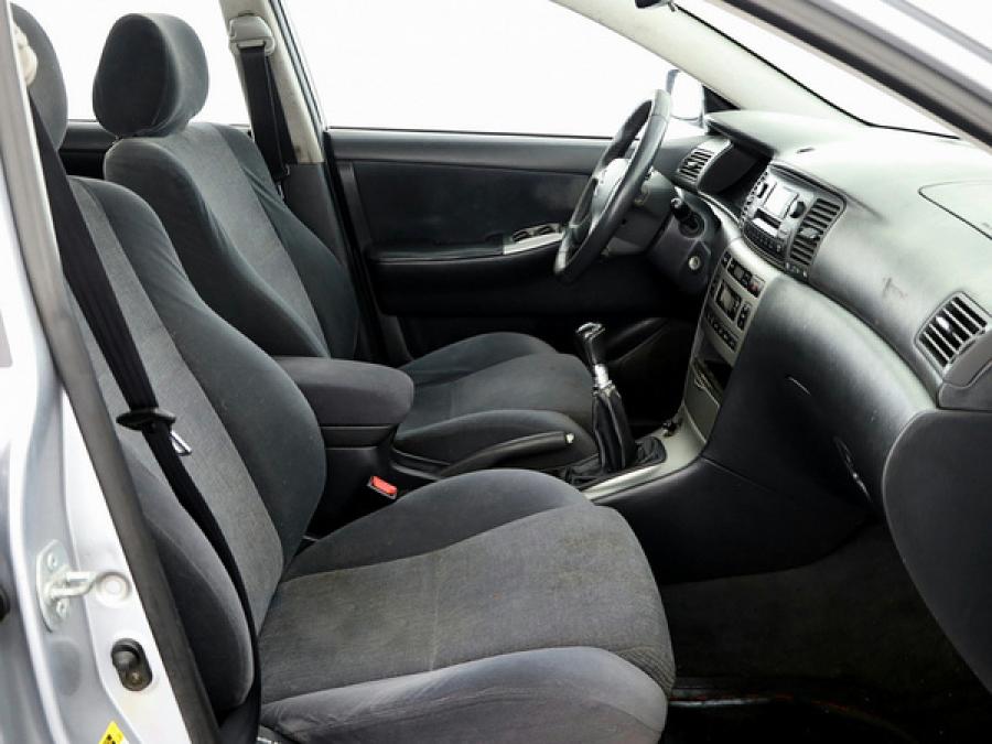 Pelēks Toyota Corolla 2004 Tallina, ar dzinēja tilpumu 2.00 L un nobraukumu 354 tūkst. km par 799 €, foto 7 vietnē AUTOMOTO.COM.LV