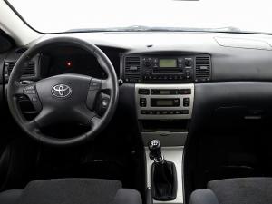 Pelēks Toyota Corolla 2004 Tallina, ar dzinēja tilpumu 2.00 L un nobraukumu 354 tūkst. km par 799 €, foto 14 vietnē AUTOMOTO.COM.LV