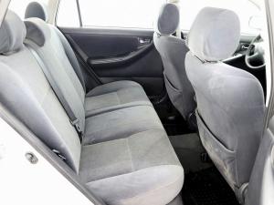 Pelēks Toyota Corolla 2004 Tallina, ar dzinēja tilpumu 2.00 L un nobraukumu 354 tūkst. km par 799 €, foto 16 vietnē AUTOMOTO.COM.LV