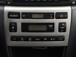Pelēks Toyota Corolla 2004 Tallina, ar dzinēja tilpumu 2.00 L un nobraukumu 354 tūkst. km par 799 €, foto 17 vietnē AUTOMOTO.COM.LV