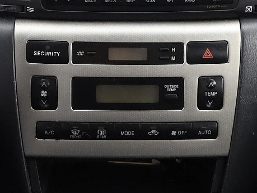 Pelēks Toyota Corolla 2004 Tallina, ar dzinēja tilpumu 2.00 L un nobraukumu 354 tūkst. km par 799 €, foto 17 vietnē AUTOMOTO.COM.LV