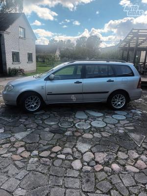 Pelēks Toyota Corolla 2004 Viļņa, ar dzinēja tilpumu 2.00 L un nobraukumu 198 tūkst. km par 2000 €, foto 6 vietnē AUTOMOTO.COM.LV