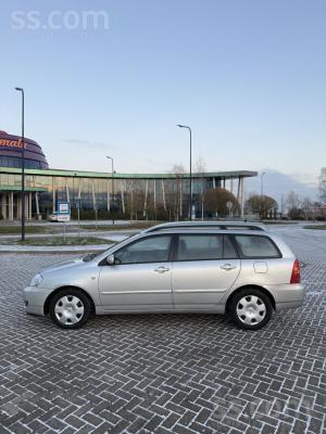 Grey Toyota Corolla 2005 in Tukums, with an engine capacity of 2.00 L and mileage of 240 thousand km for 1690 €, photo 3 on AUTOMOTO.COM.LV
