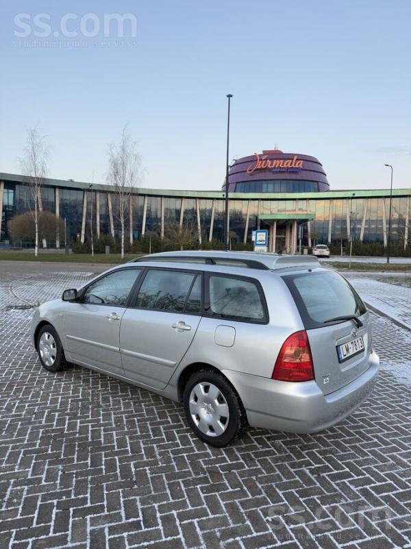 Grey Toyota Corolla 2005 in Tukums, with an engine capacity of 2.00 L and mileage of 240 thousand km for 1690 €, photo 4 on AUTOMOTO.COM.LV