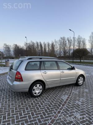 Grey Toyota Corolla 2005 in Tukums, with an engine capacity of 2.00 L and mileage of 240 thousand km for 1690 €, photo 5 on AUTOMOTO.COM.LV