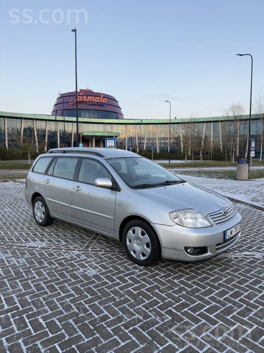 Grey Toyota Corolla 2005 in Tukums, with an engine capacity of 2.00 L and mileage of 240 thousand km for 1690 €, photo 6 on AUTOMOTO.COM.LV