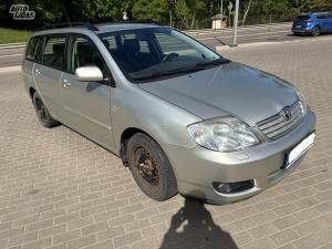 Grey Toyota Corolla 2005 in Vilnius, with an engine capacity of 1.40 L and mileage of 215 thousand km for 1499 €, photo 3 on AUTOMOTO.COM.LV