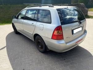 Grey Toyota Corolla 2005 in Vilnius, with an engine capacity of 1.40 L and mileage of 215 thousand km for 1499 €, photo 5 on AUTOMOTO.COM.LV