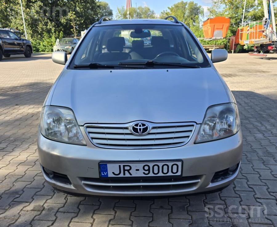 Grey Toyota Corolla 2005 in Riga, with an engine capacity of 2.00 L and mileage of 328 thousand km for 1400 €, photo 3 on AUTOMOTO.COM.LV