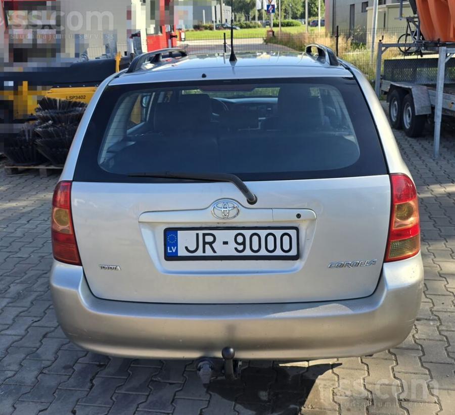 Grey Toyota Corolla 2005 in Riga, with an engine capacity of 2.00 L and mileage of 328 thousand km for 1400 €, photo 5 on AUTOMOTO.COM.LV