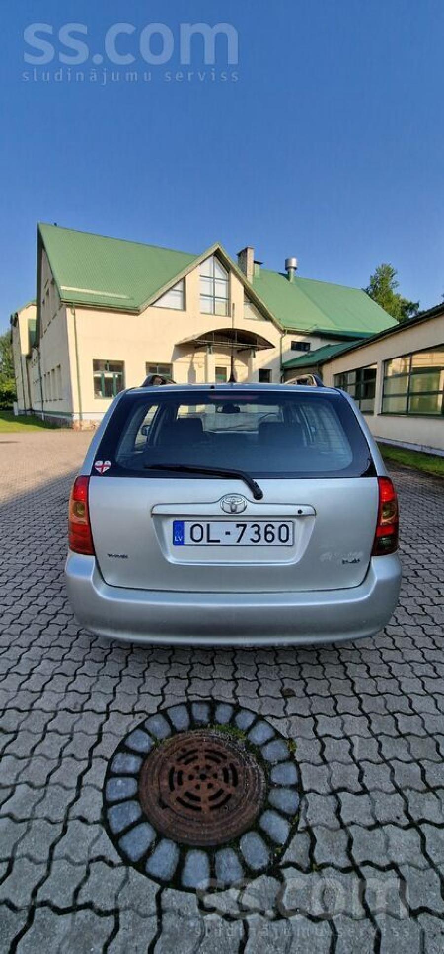 Grey Toyota Corolla 2006 in Riga, with an engine capacity of 1.40 L and mileage of 380 thousand km for 1600 €, photo 5 on AUTOMOTO.COM.LV