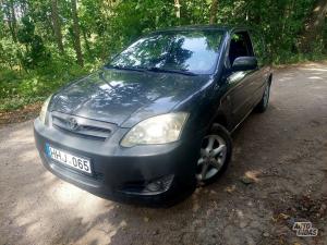 Pelēks Toyota Corolla 2006 Elektrėnai, ar dzinēja tilpumu 2.00 L un nobraukumu 270 tūkst. km par 750 €, foto  vietnē AUTOMOTO.COM.LV