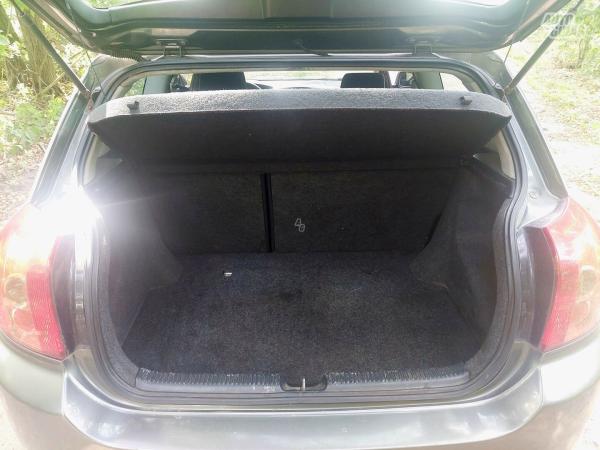 Pelēks Toyota Corolla 2006 Elektrėnai, ar dzinēja tilpumu 2.00 L un nobraukumu 270 tūkst. km par 750 €, foto 9 vietnē AUTOMOTO.COM.LV
