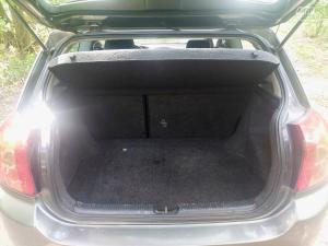Pelēks Toyota Corolla 2006 Elektrėnai, ar dzinēja tilpumu 2.00 L un nobraukumu 270 tūkst. km par 750 €, foto 9 vietnē AUTOMOTO.COM.LV