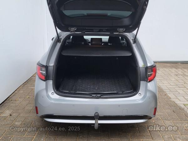 Grey Toyota Corolla 2019 in Tallinn, with an engine capacity of 1.80 L and mileage of 71 thousand km for 19495 €, photo 11 on AUTOMOTO.COM.LV