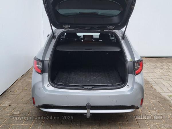Pelēks Toyota Corolla 2019 Tallina, ar dzinēja tilpumu 1.80 L un nobraukumu 71 tūkst. km par 19495 €, foto 11 vietnē AUTOMOTO.COM.LV