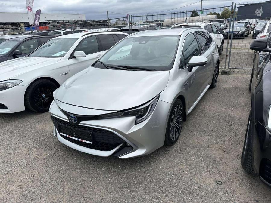 Pelēks Toyota Corolla 2019 Kauņa, ar dzinēja tilpumu 1.80 L un nobraukumu 170 tūkst. km par 14950 €, foto 1 vietnē AUTOMOTO.COM.LV