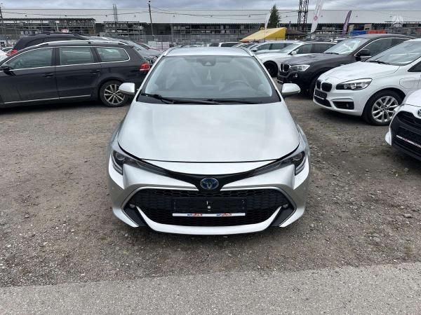 Grey Toyota Corolla 2019 in Kaunas, with an engine capacity of 1.80 L and mileage of 170 thousand km for 14950 €, photo 2 on AUTOMOTO.COM.LV
