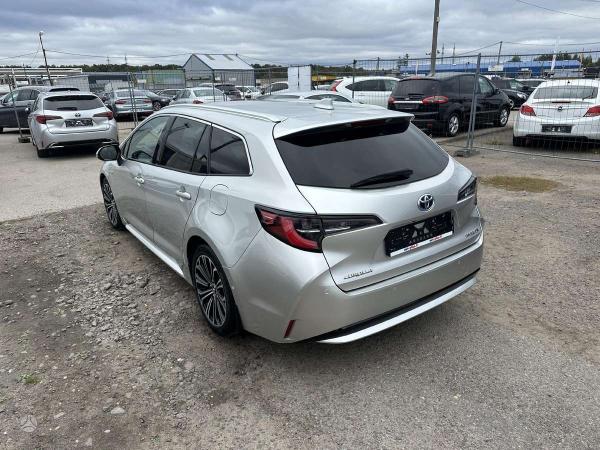 Grey Toyota Corolla 2019 in Kaunas, with an engine capacity of 1.80 L and mileage of 170 thousand km for 14950 €, photo 8 on AUTOMOTO.COM.LV