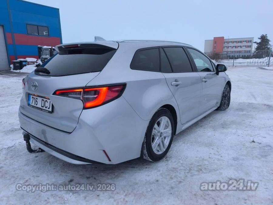 Grey Toyota Corolla 2019 in Tallinn, with an engine capacity of 1.20 L and mileage of 153 thousand km for 13200 €, photo 8 on AUTOMOTO.COM.LV