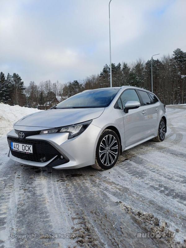 Pelēks Toyota Corolla 2019 Tallina, ar dzinēja tilpumu 1.20 L un nobraukumu 61 tūkst. km par 16900 €, foto 1 vietnē AUTOMOTO.COM.LV