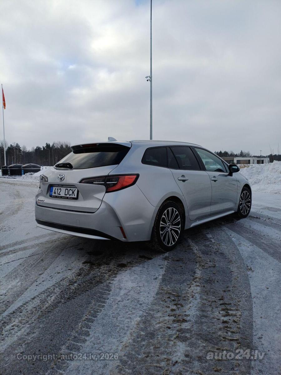 Pelēks Toyota Corolla 2019 Tallina, ar dzinēja tilpumu 1.20 L un nobraukumu 61 tūkst. km par 16900 €, foto 5 vietnē AUTOMOTO.COM.LV