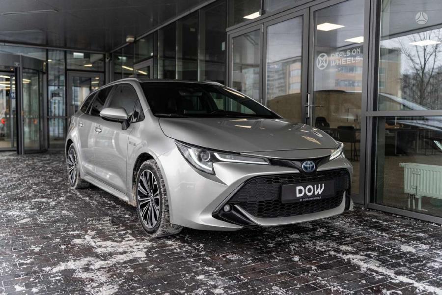 Pelēks Toyota Corolla 2019 Viļņa, ar dzinēja tilpumu 1.80 L un nobraukumu 76 tūkst. km par 18900 €, foto 1 vietnē AUTOMOTO.COM.LV