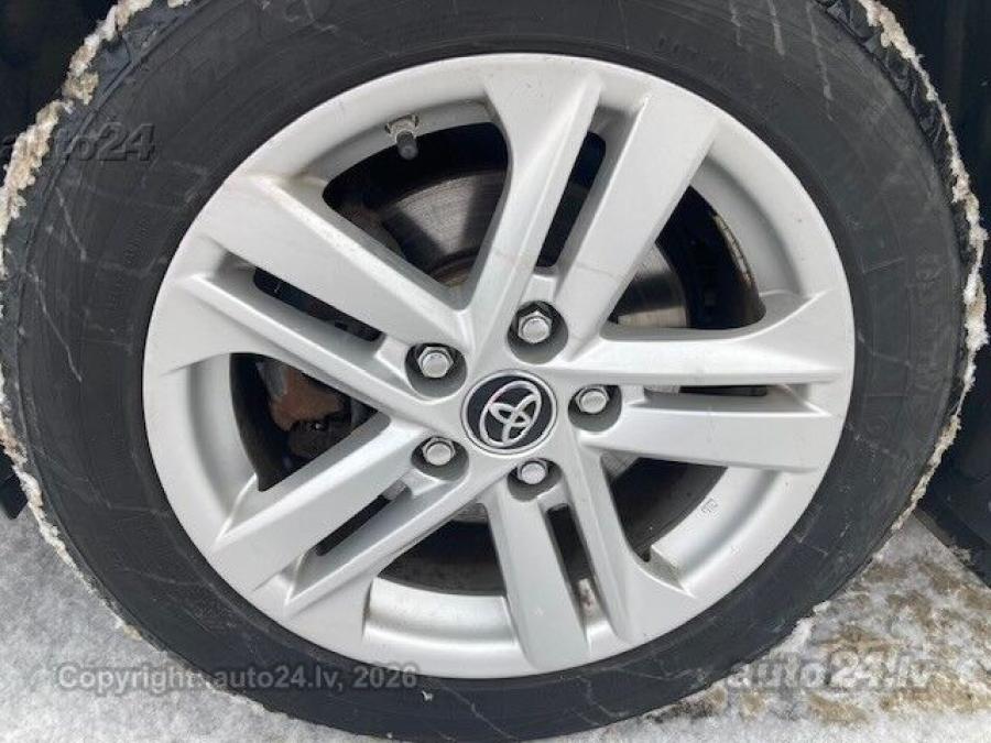 Pelēks Toyota Corolla 2019 Tartu, ar dzinēja tilpumu 1.20 L un nobraukumu 164 tūkst. km par 13000 €, foto 17 vietnē AUTOMOTO.COM.LV