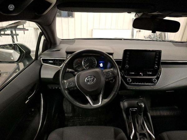 Grey Toyota Corolla 2019 in Vilnius, with an engine capacity of 1.80 L and mileage of 60 thousand km for 15800 €, photo 3 on AUTOMOTO.COM.LV