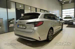Pelēks Toyota Corolla 2019 Tallina, ar dzinēja tilpumu 1.20 L un nobraukumu 61 tūkst. km par 15900 €, foto 3 vietnē AUTOMOTO.COM.LV