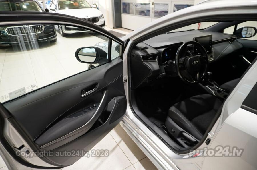 Pelēks Toyota Corolla 2019 Tallina, ar dzinēja tilpumu 1.20 L un nobraukumu 61 tūkst. km par 15900 €, foto 11 vietnē AUTOMOTO.COM.LV