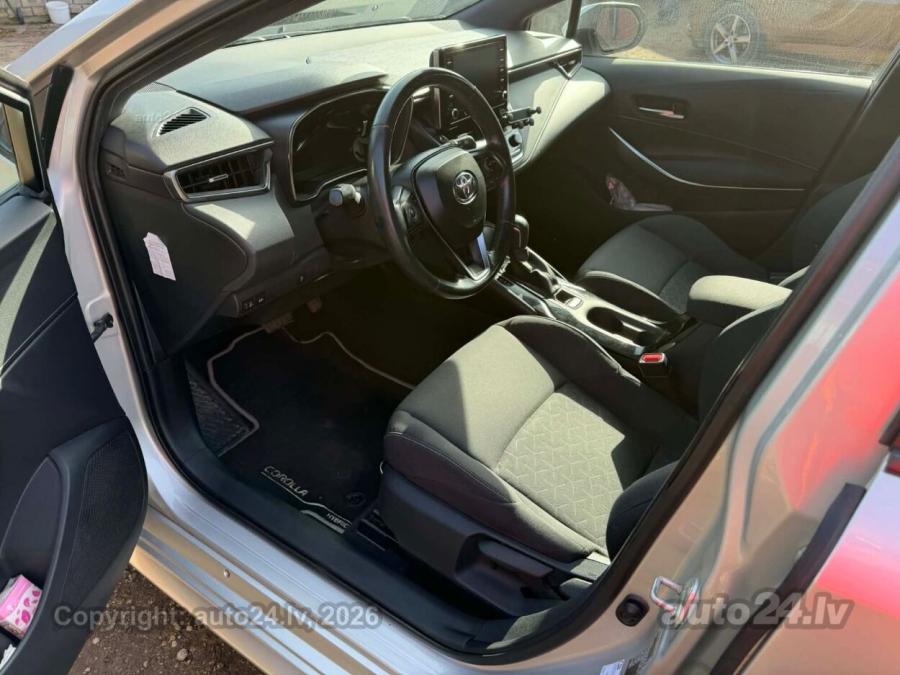 Pelēks Toyota Corolla 2019 Tallina, ar dzinēja tilpumu 1.80 L un nobraukumu 244 tūkst. km par 12222 €, foto 10 vietnē AUTOMOTO.COM.LV