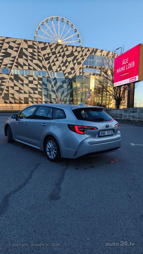 Grey Toyota Corolla 2019 in Tallinn, with an engine capacity of 1.80 L and mileage of 217 thousand km for 14390 €, photo 1 on AUTOMOTO.COM.LV