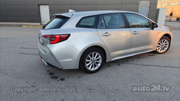 Grey Toyota Corolla 2019 in Tallinn, with an engine capacity of 1.80 L and mileage of 217 thousand km for 14390 €, photo 7 on AUTOMOTO.COM.LV