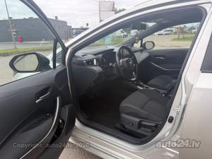 Grey Toyota Corolla 2019 in Tallinn, with an engine capacity of 1.20 L and mileage of 0 thousand km for 14000 €, photo 5 on AUTOMOTO.COM.LV