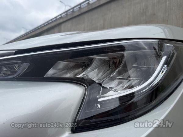 Grey Toyota Corolla 2019 in Tallinn, with an engine capacity of 1.20 L and mileage of 0 thousand km for 14000 €, photo 6 on AUTOMOTO.COM.LV