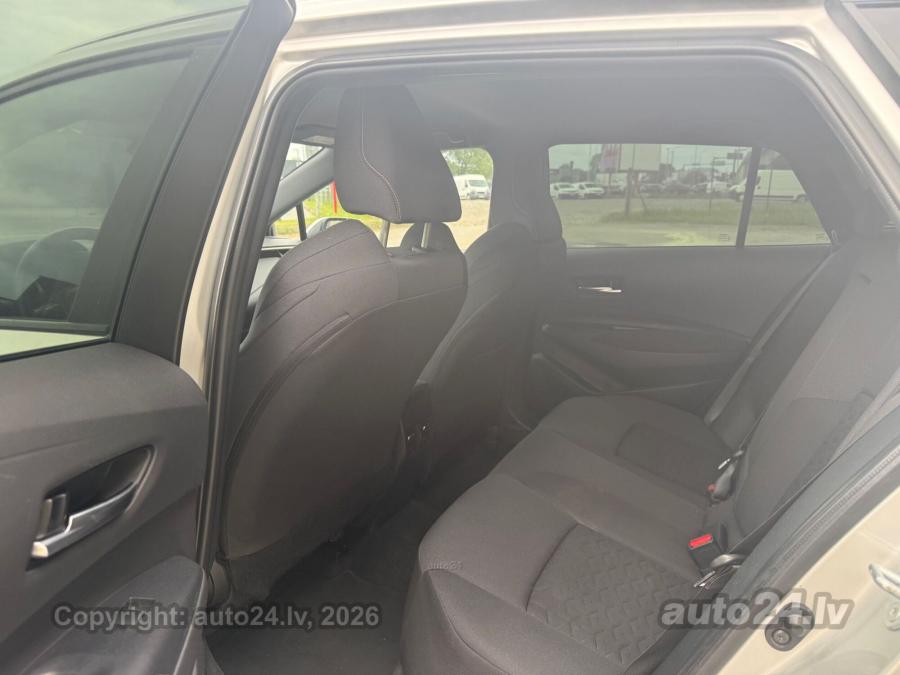 Grey Toyota Corolla 2019 in Tallinn, with an engine capacity of 1.20 L and mileage of 0 thousand km for 14000 €, photo 8 on AUTOMOTO.COM.LV