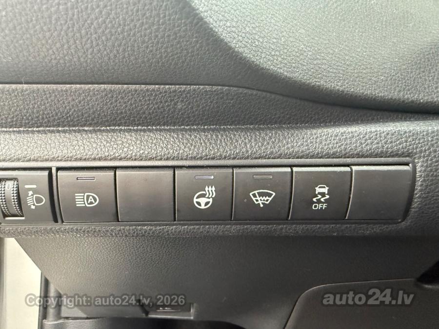 Grey Toyota Corolla 2019 in Tallinn, with an engine capacity of 1.20 L and mileage of 0 thousand km for 14000 €, photo 19 on AUTOMOTO.COM.LV