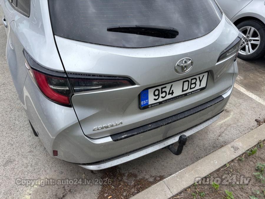 Grey Toyota Corolla 2019 in Tallinn, with an engine capacity of 1.20 L and mileage of 110 thousand km for 13500 €, photo 3 on AUTOMOTO.COM.LV