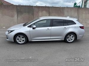 Grey Toyota Corolla 2019 in Tallinn, with an engine capacity of 1.20 L and mileage of 131 thousand km for 10800 €, photo 5 on AUTOMOTO.COM.LV