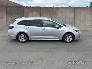 Grey Toyota Corolla 2019 in Tallinn, with an engine capacity of 1.20 L and mileage of 131 thousand km for 10800 €, photo 6 on AUTOMOTO.COM.LV
