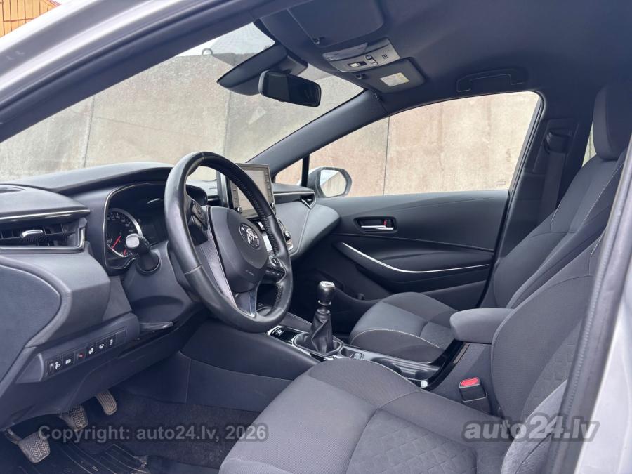 Grey Toyota Corolla 2019 in Tallinn, with an engine capacity of 1.20 L and mileage of 131 thousand km for 10800 €, photo 7 on AUTOMOTO.COM.LV
