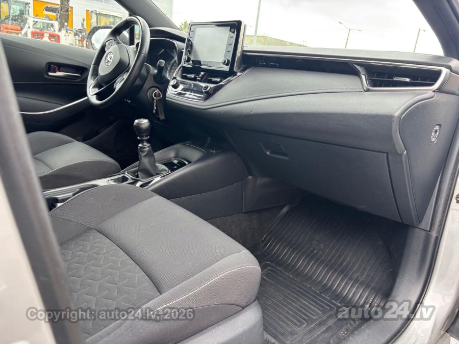 Grey Toyota Corolla 2019 in Tallinn, with an engine capacity of 1.20 L and mileage of 131 thousand km for 10800 €, photo 8 on AUTOMOTO.COM.LV