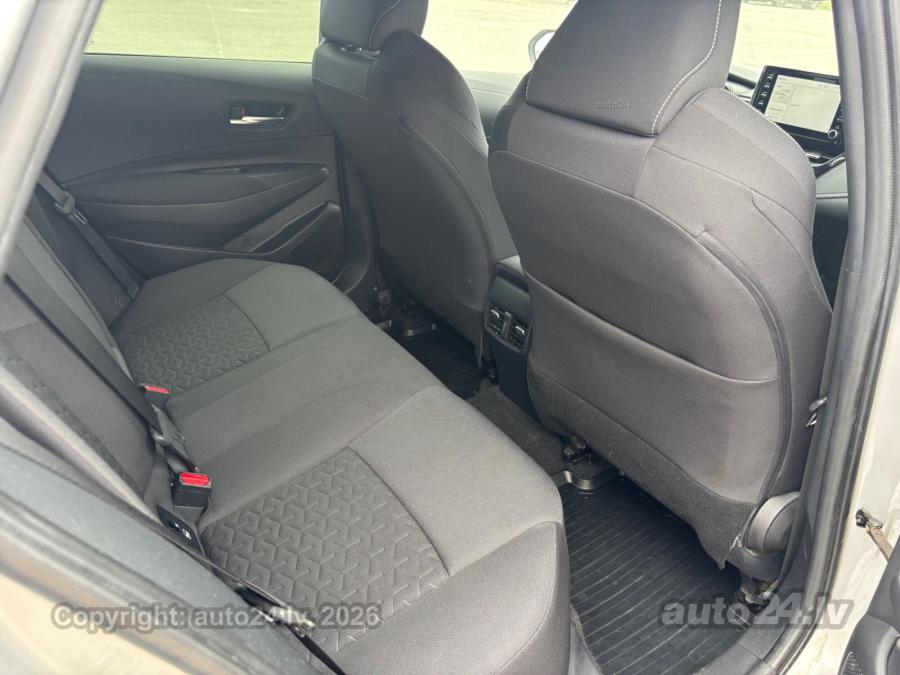 Grey Toyota Corolla 2019 in Tallinn, with an engine capacity of 1.20 L and mileage of 131 thousand km for 10800 €, photo 9 on AUTOMOTO.COM.LV