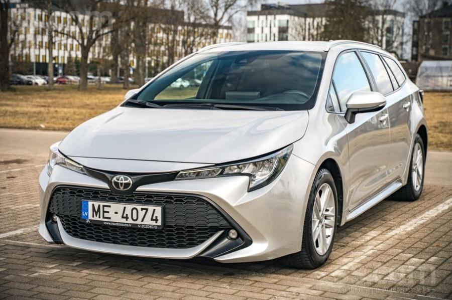 Grey Toyota Corolla 2019 in Riga, with an engine capacity of 1.20 L and mileage of 0 thousand km for 12990 €, photo 1 on AUTOMOTO.COM.LV