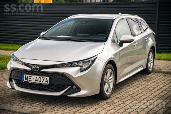 Grey Toyota Corolla 2019 in Riga, with an engine capacity of 1.20 L and mileage of 118 thousand km for 12990 €, photo 1 on AUTOMOTO.COM.LV